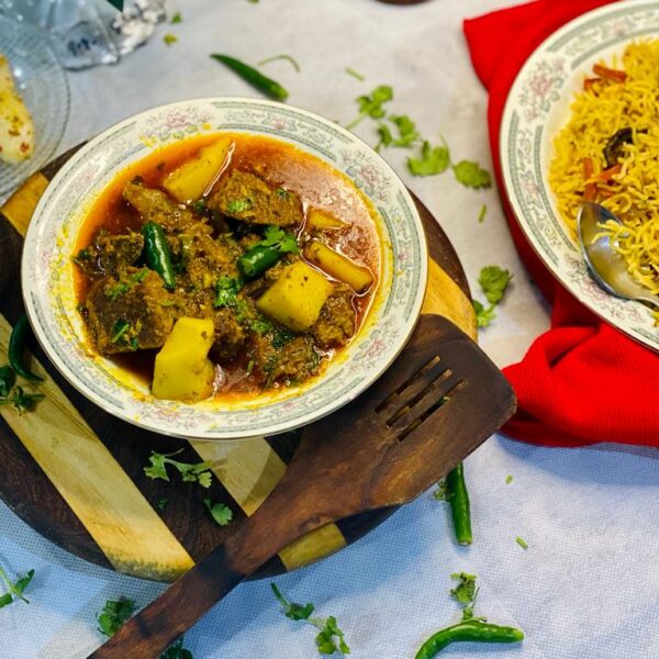 Delicious Pakistani Aloo Gosht Curry Recipe (Spicy Gravy)